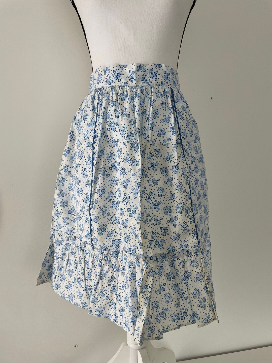 Vintage White and Blue Cornflower Home-made Half Apron / Cotton Pocket ...