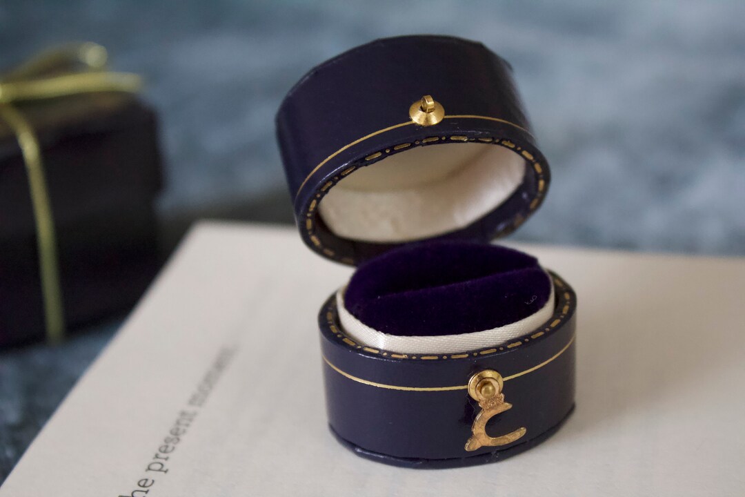 Antique Vintage Style Mini Ring Box/ Engagement Proposal Oval - Etsy