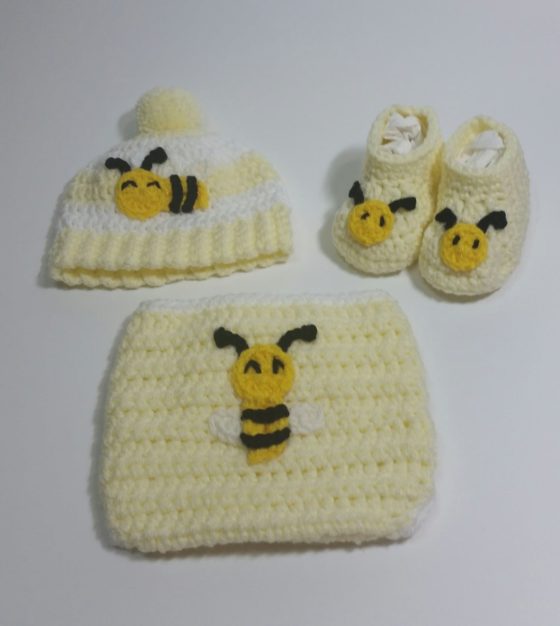 Soft Yellow Bee Diaper Cover Gift Set / Bee Baby Gift Set / | Etsy