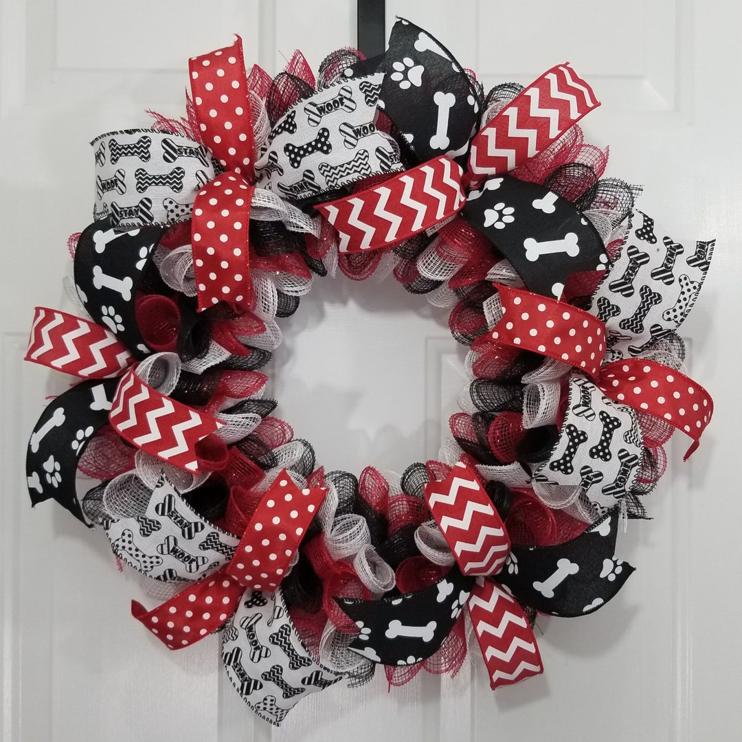 Dog Themed Wreath, Dog Wreaths for Door, Paw Print Decorations, Dog ...