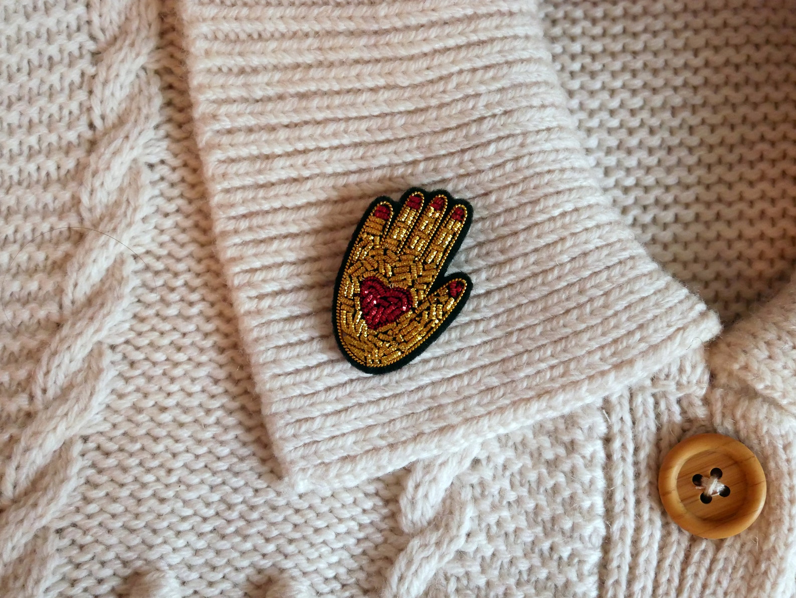 Heart in Hand - Goldwork Hand Embroidered Brooch - Etsy