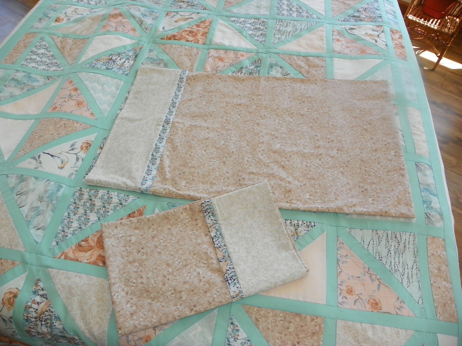 Patchwork Queen Size Quilt - With 2 Pillowcases - Etsy