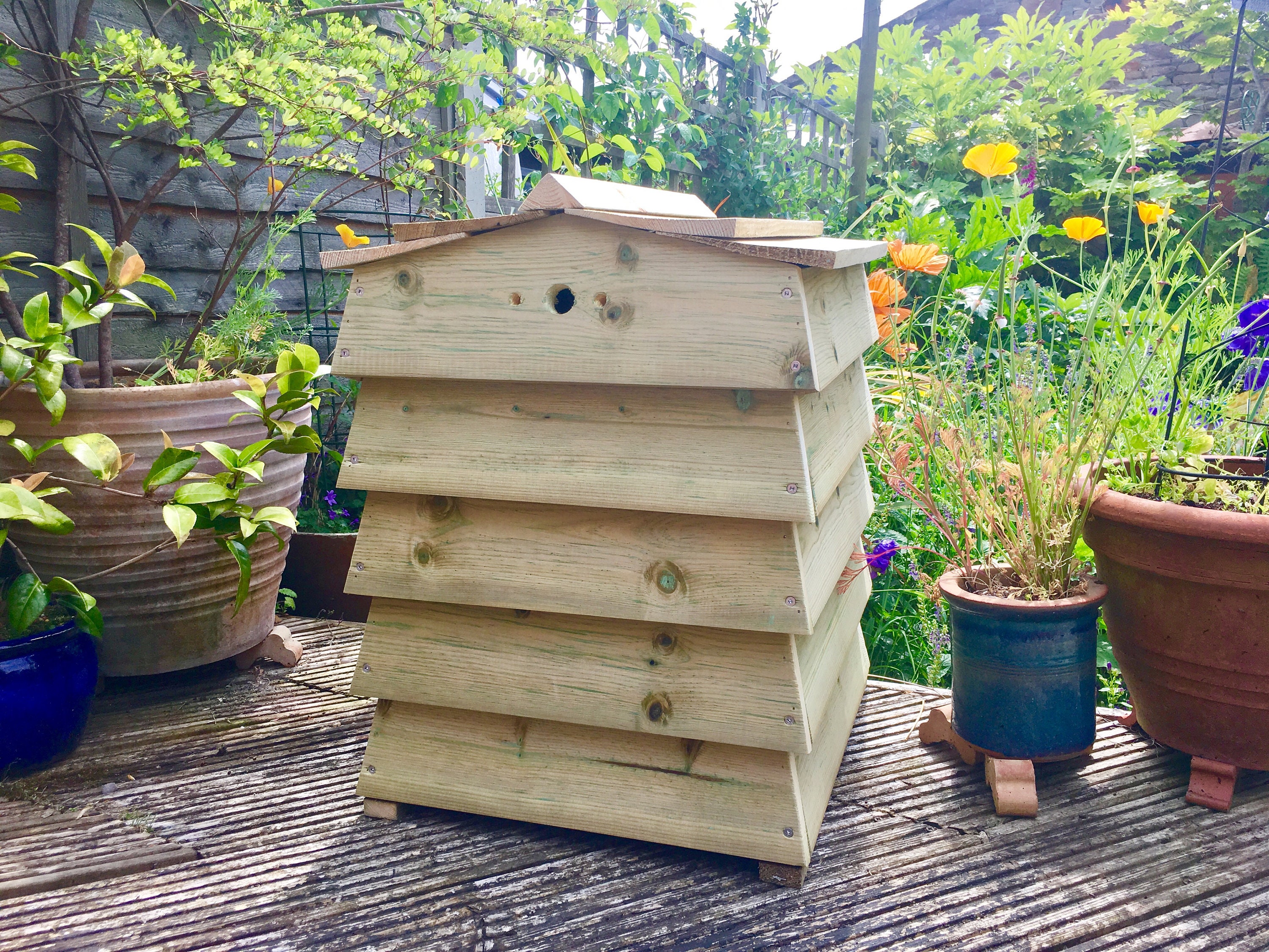 Cute Beehive Style Garden Storage Compost Bin | Ornamental Composter ...