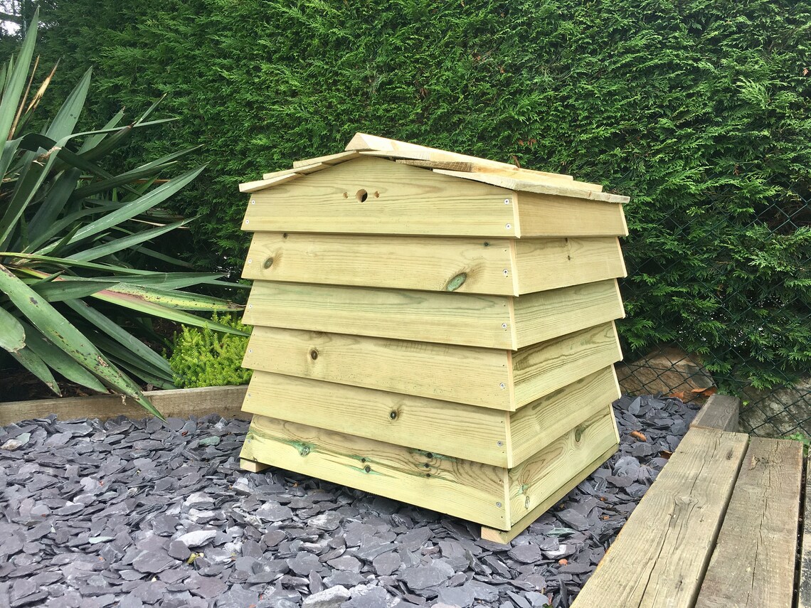 Cute Beehive Style Garden Storage Compost Bin | Ornamental Composter ...