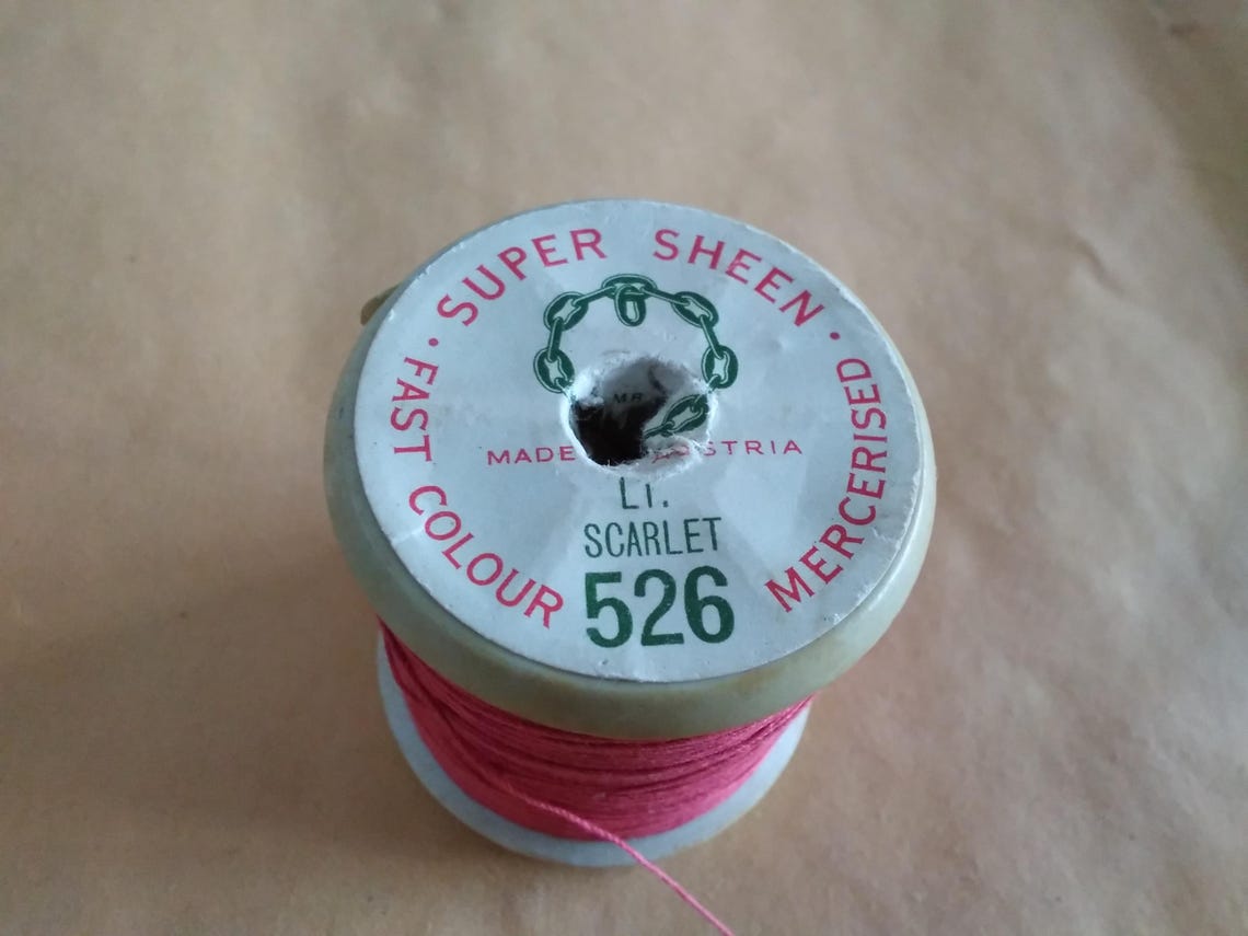 LT. Scarlet 526 J&P Coats Super Sheen, Plastic Cotton Reel, Link Chain ...