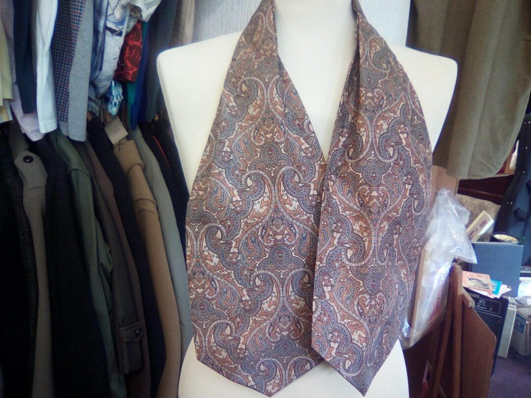 60s Men's tootal Cravat, Tan Background Beige & Gold Paisley, Classic ...