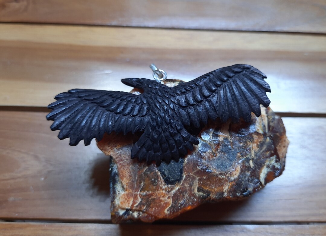 Hand Carved Raven Pendant, Black Raven, Buffalo Horn Carving RV02-2311 ...