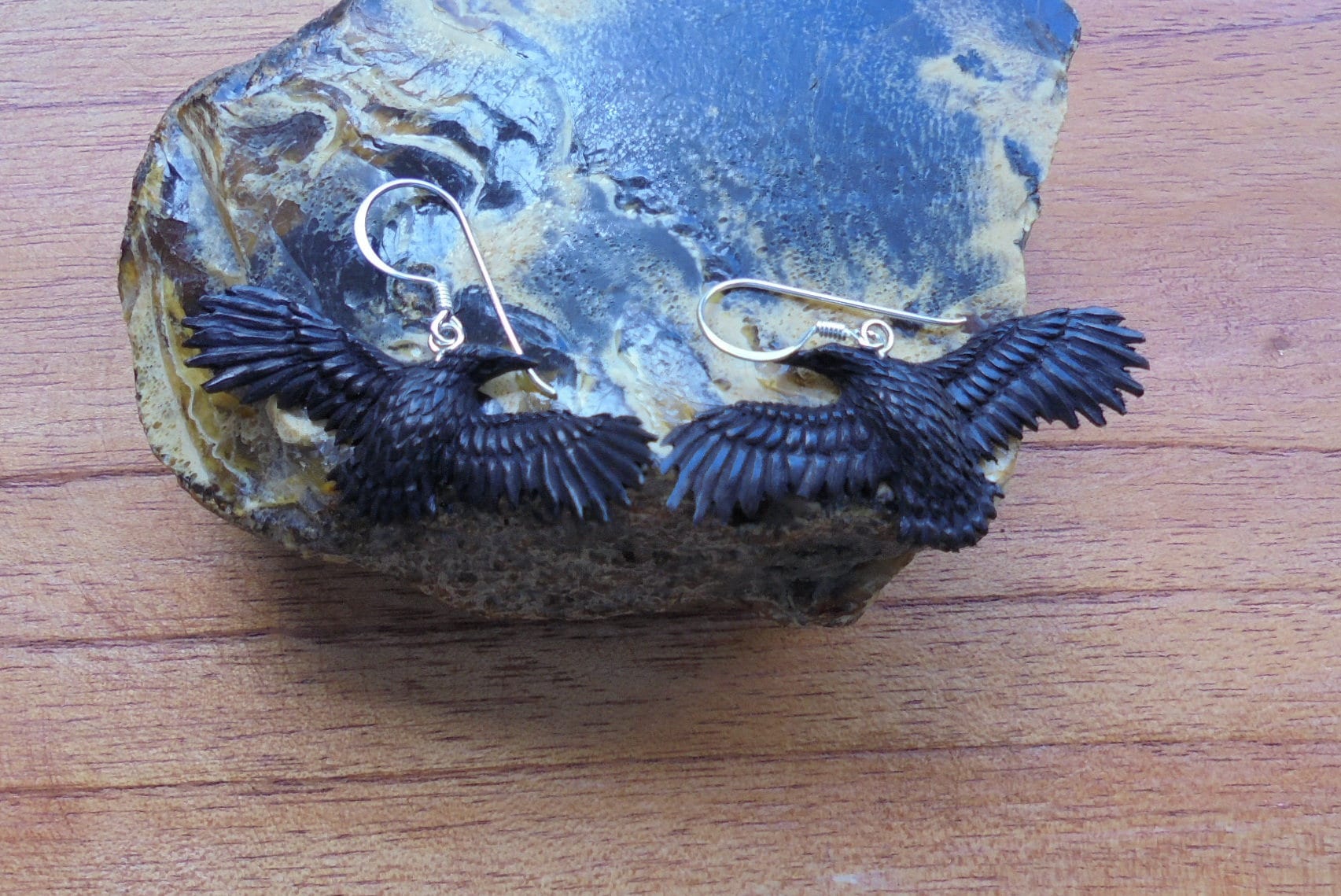 Hand Carved Raven Earrings, Black Raven, Buffalo Horn Jewelry E14 - Etsy