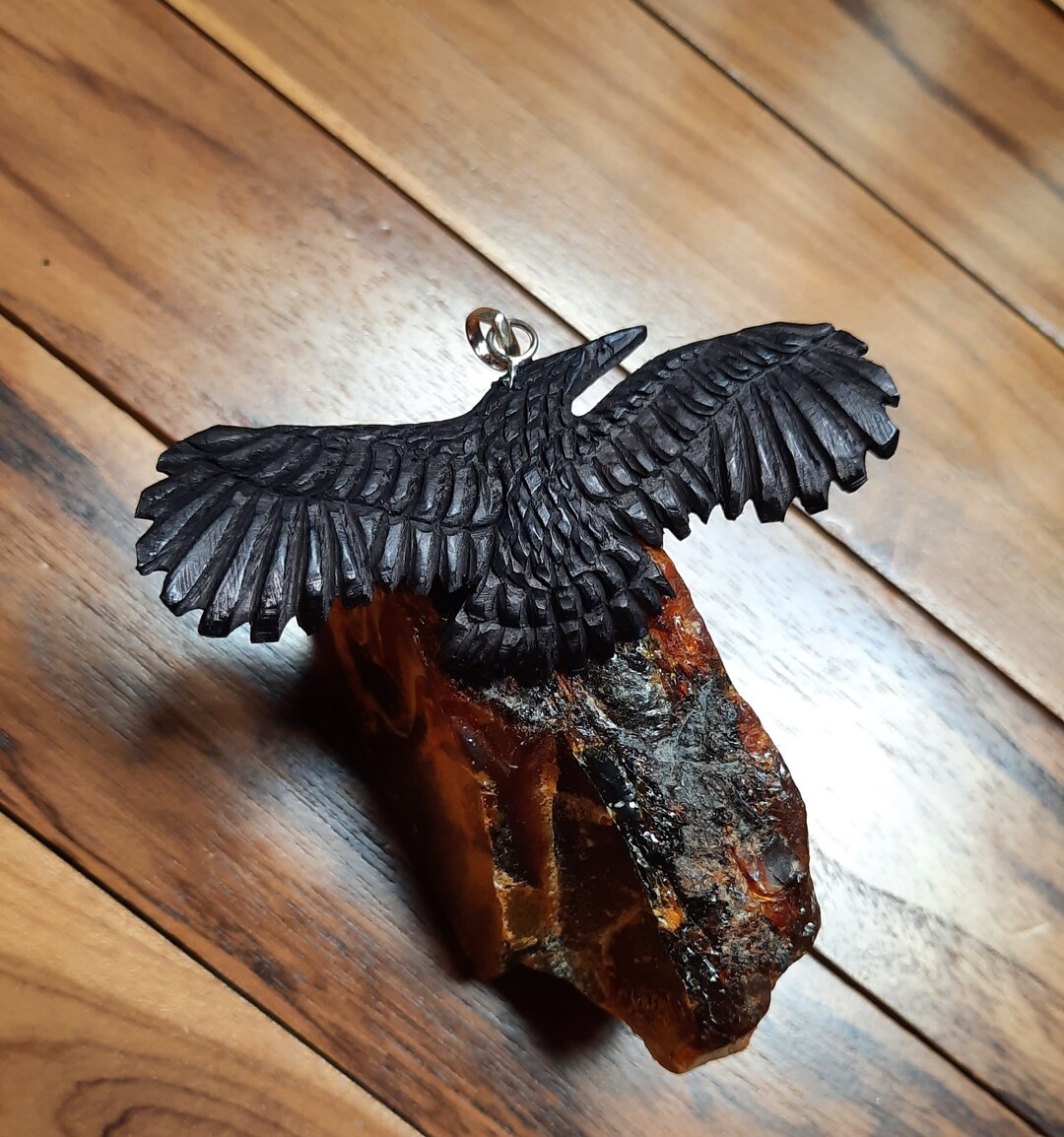 Hand Carved Raven Pendant, Black Raven, Buffalo Horn Carving RV01-181 ...