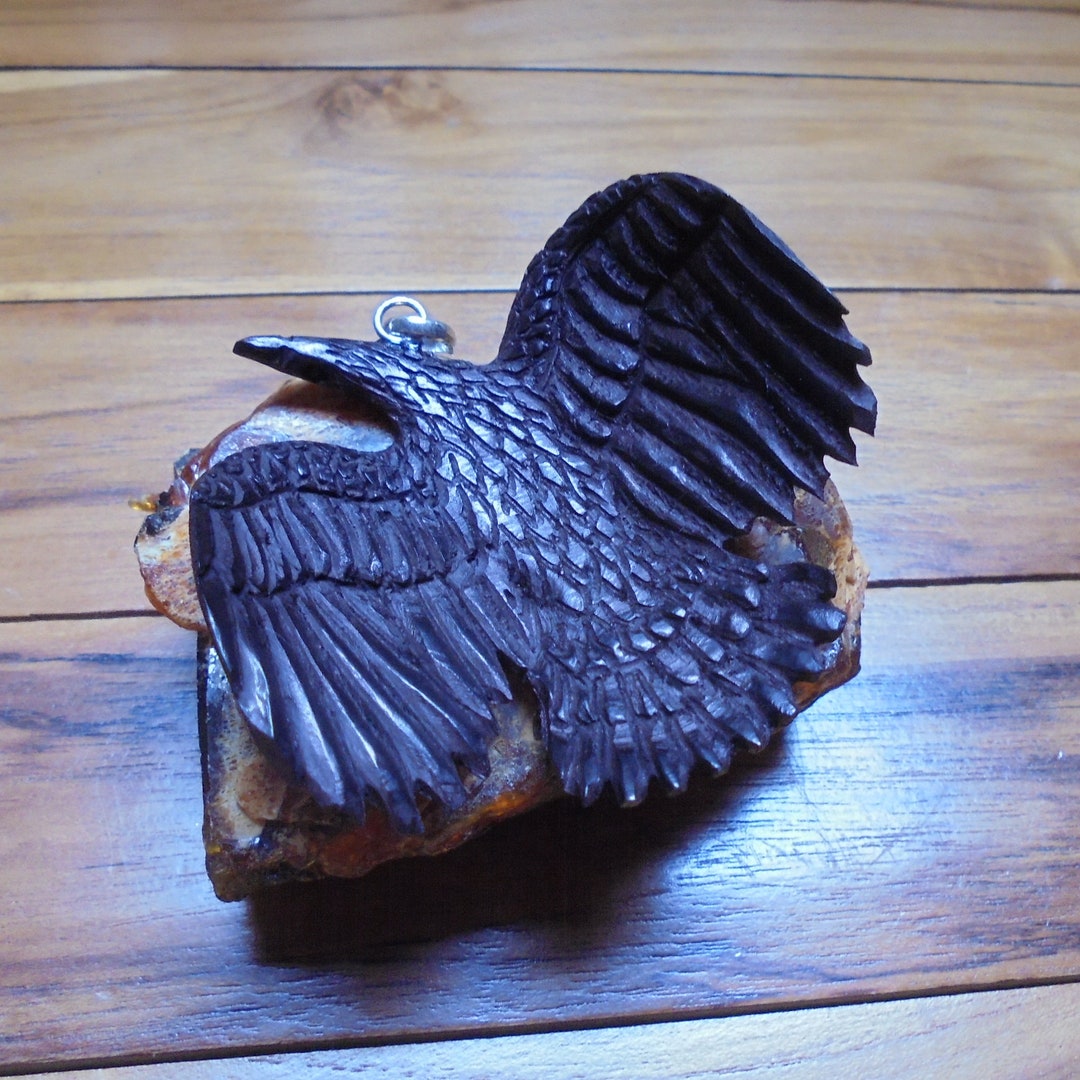 Hand Carved Raven Pendant, Black Raven, Buffalo Horn Carving RV08-02 - Etsy