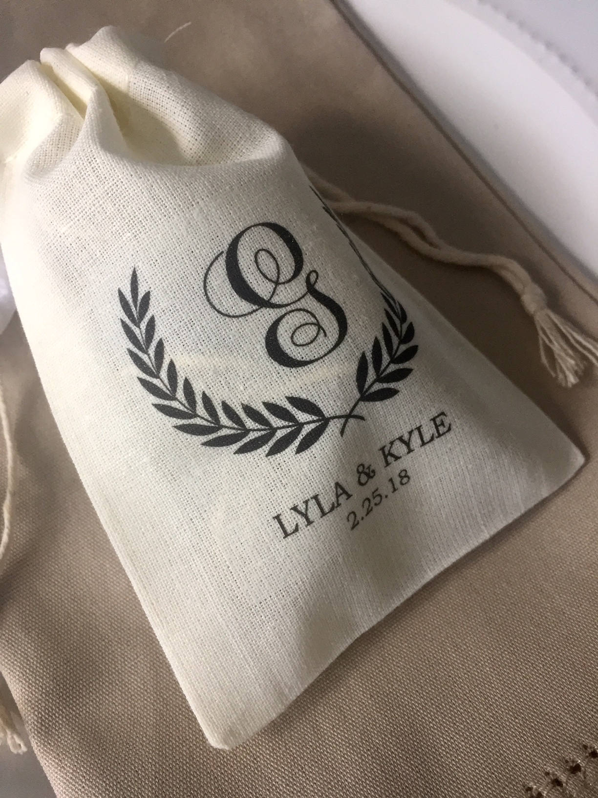 Set of 10 Personalized Monogram Wedding Favor Bags with Laurel | Etsy