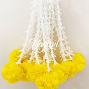 Pack of 50 Rajnigandha/tuberose Flower Bunch With Marigolds, Haldi ...