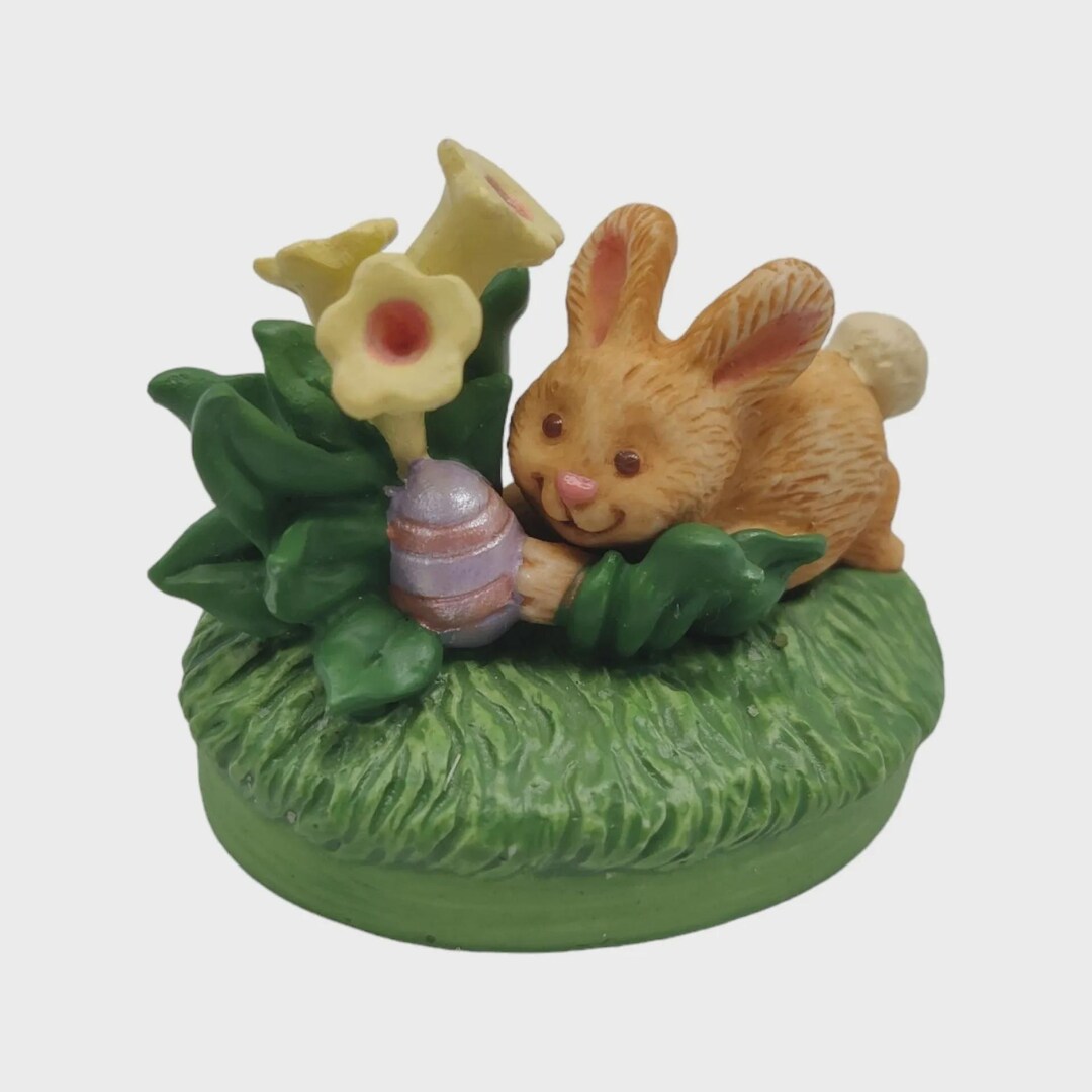 1995 Easter Egg Hun (easter) Hallmark Keepsake Christmas Tree Ornament ...
