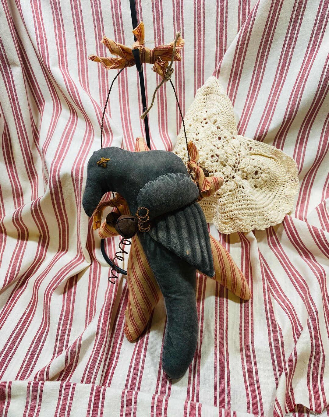 Primitive Crow, Vintage Looking Crow on Star, Farmhouse Crow Decoration ...