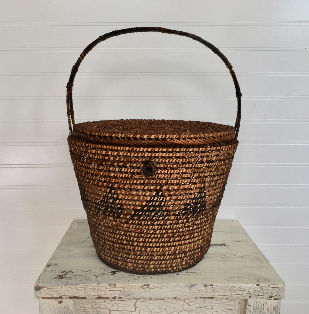 Vintage Woven Wicker Basket W/ Lid and Handle, Geometric Triangle ...