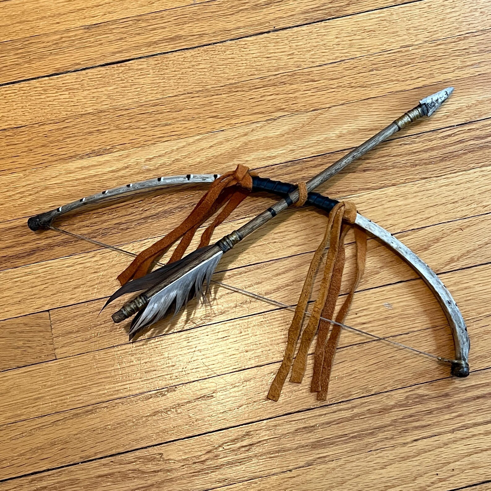 Vtg Mini BOW & ARROW Set for Display, 13" Wood Arrow, 14" Animal Rib ...