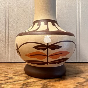 Vtg ROADRUNNER Native American Style Pottery 6-1/2" H Vase Artist ...