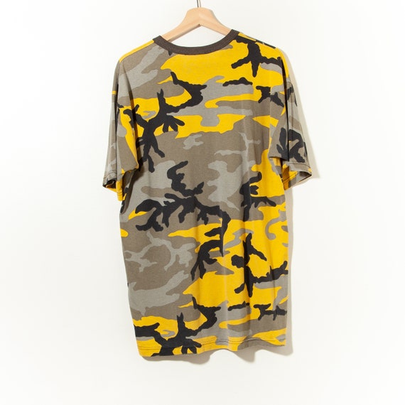90s Vintage Distressed Yellow Camouflage T-Shirt Rave… - Gem