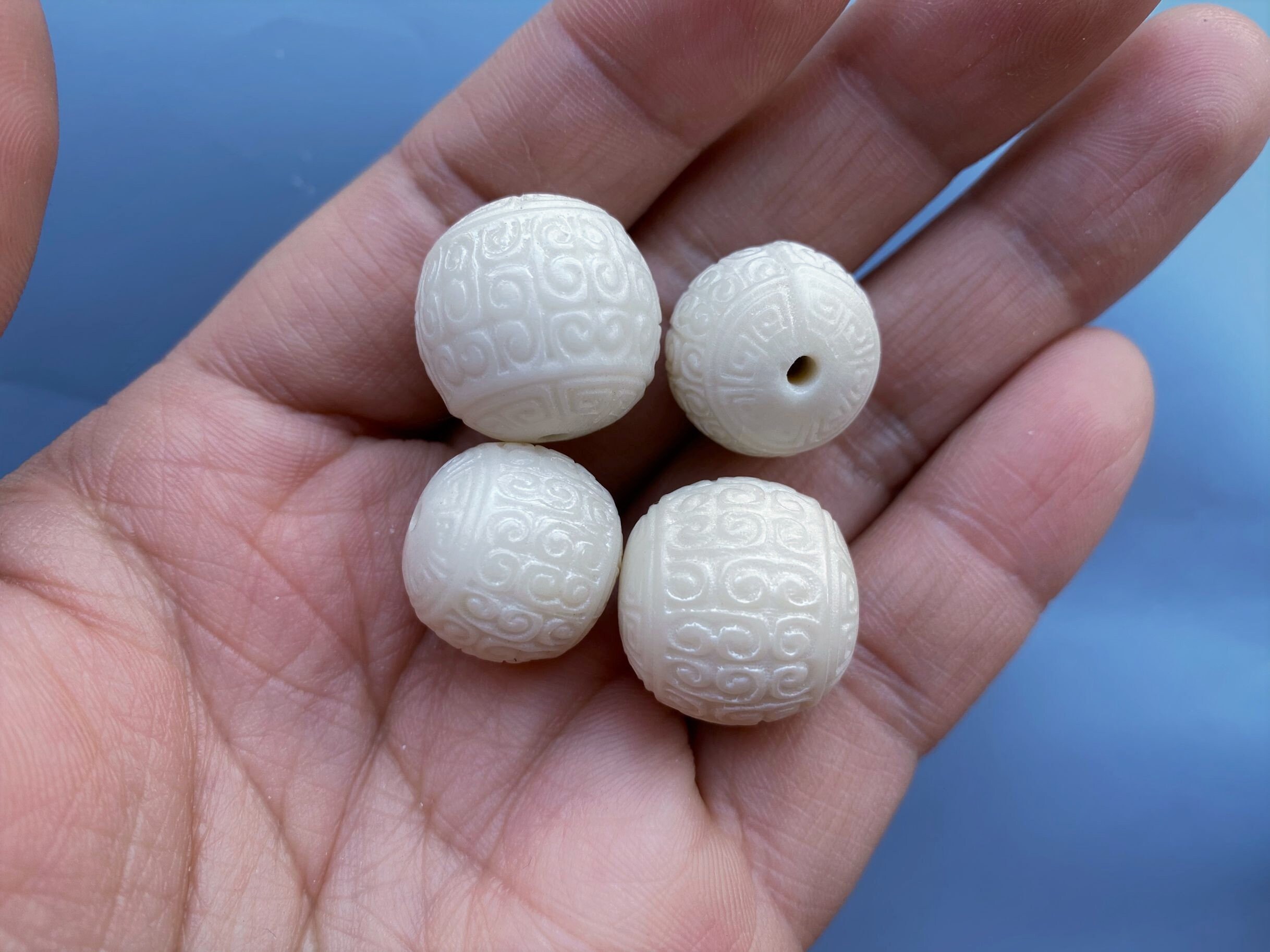 2 PCS Natural Corozo Nuts Carved Round Beads 16/18/20/22/24 - Etsy ...