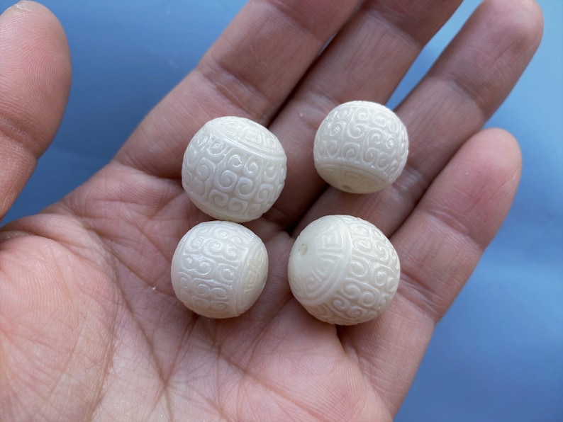 2 PCS Natural Corozo Nuts Carved Round Beads 16/18/20/22/24 - Etsy ...