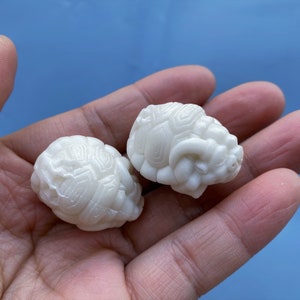 2 PCS Natural Corozo Nuts Double Sides Engraved Turtle Beads,guru Beads ...