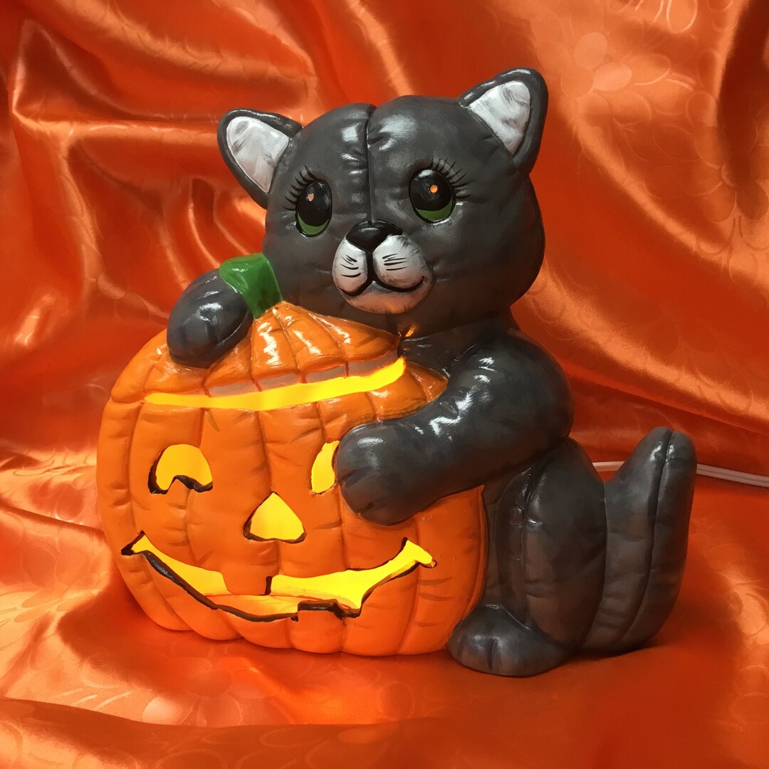 Lighted Ceramic Halloween Pumpkin With Cat, Handcrafted Zhalloween Cat ...