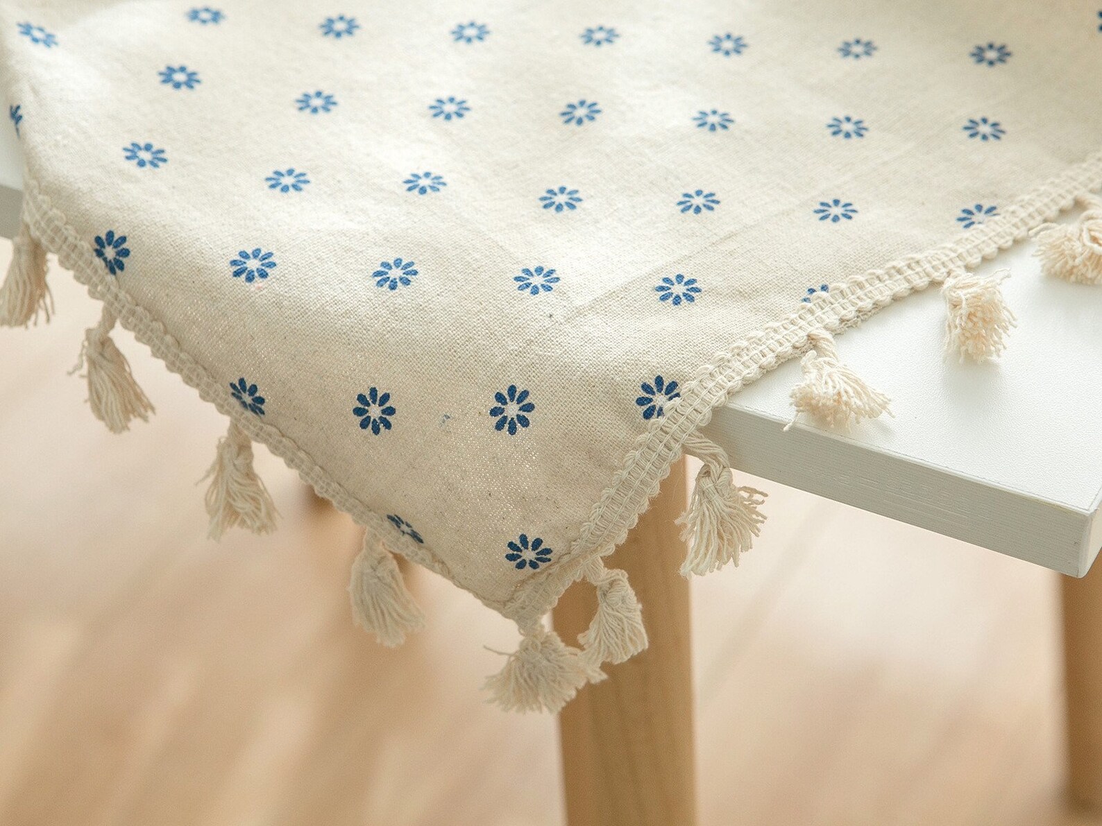 Nature Small White Florals Linen Tablecloth With Lace - Etsy