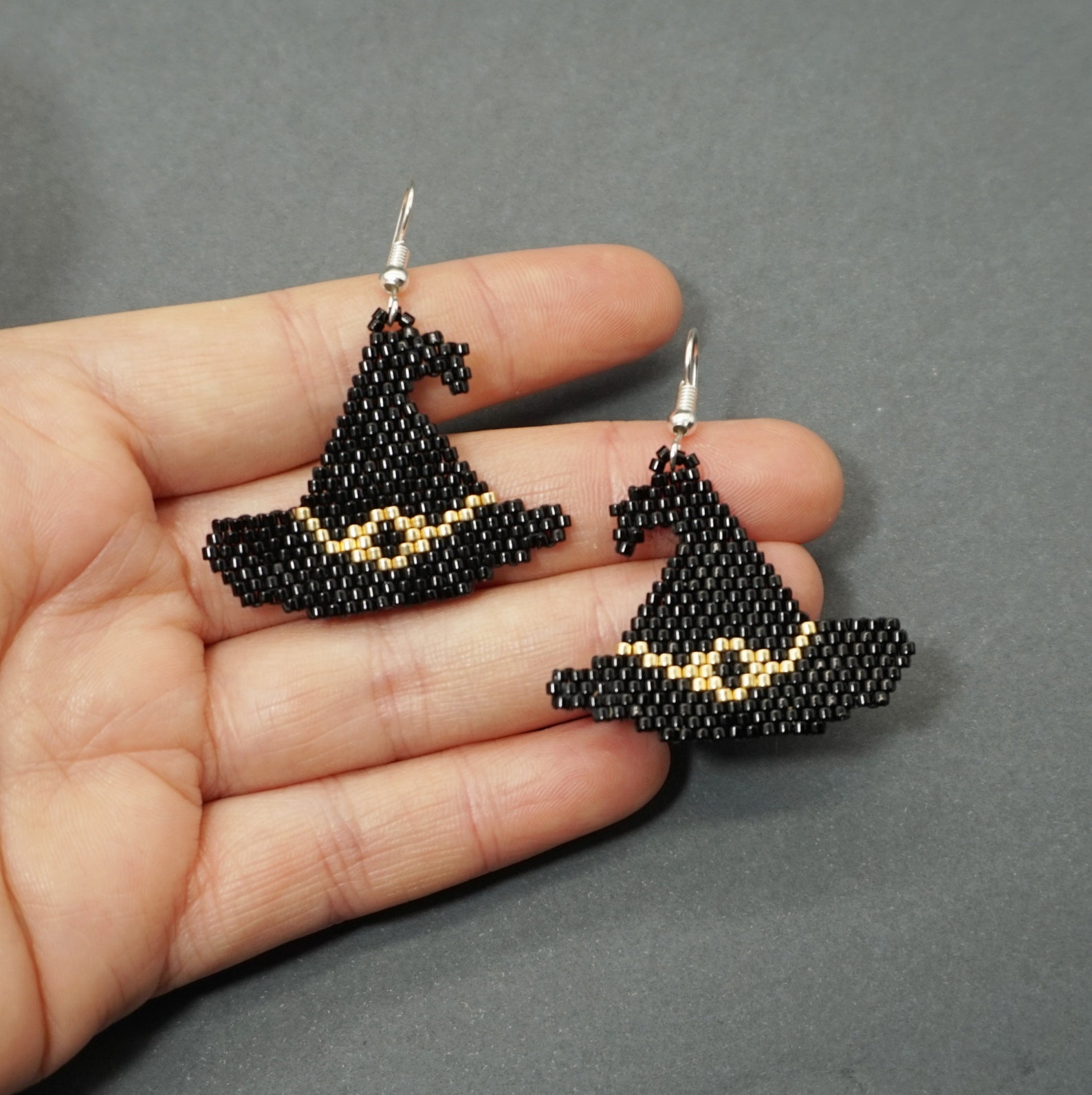 HALLOWEEN Patterns WITCH HAT Beaded Earrings Pattern Wizard Hat Beading ...