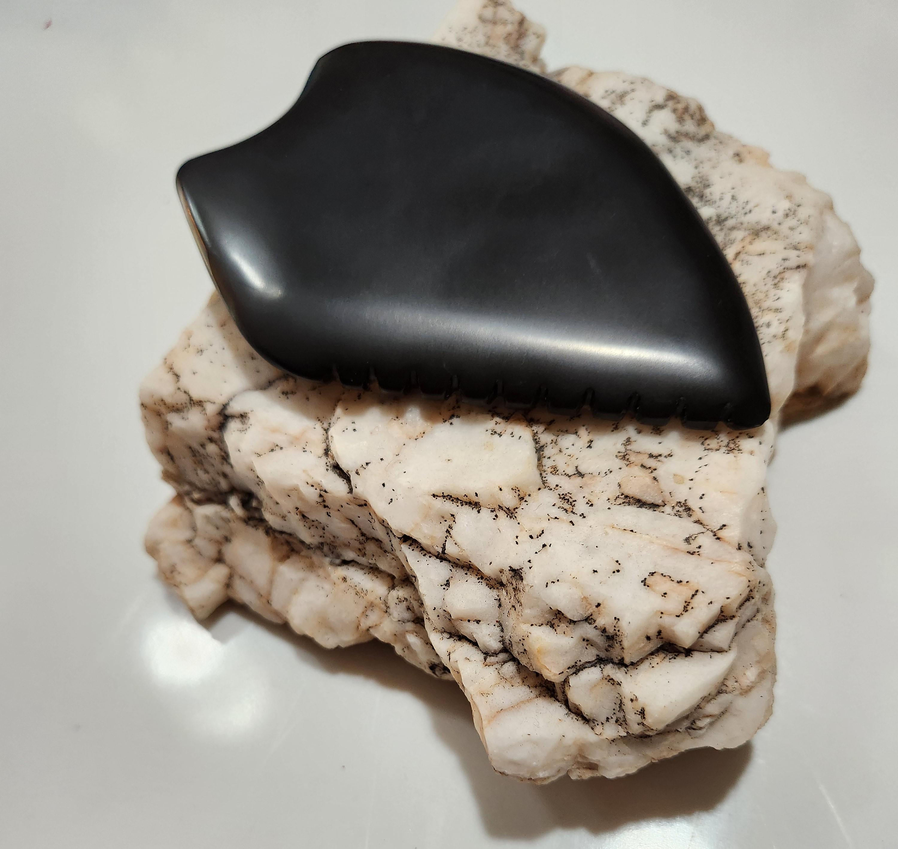 Gua Sha Bian Stone, Empress Stone for to Massage Your Face, Perfect ...