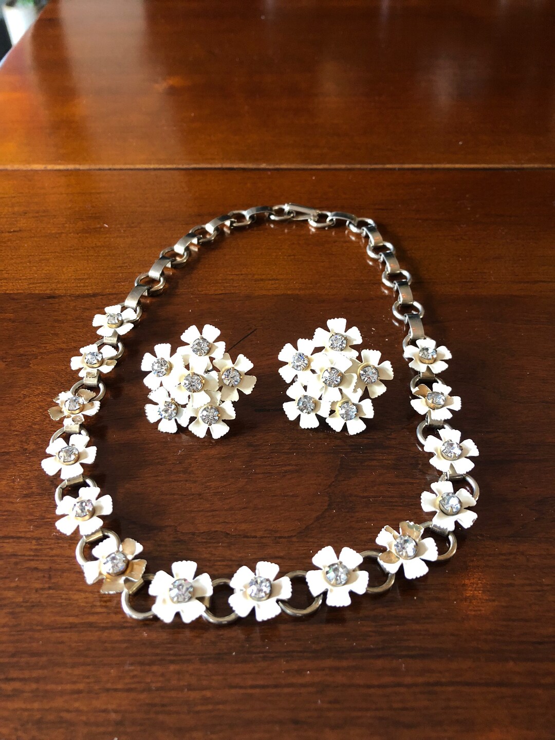 Vintage Gold Looking Medal Daisy Necklace and Earrings, Daisy Necklace ...