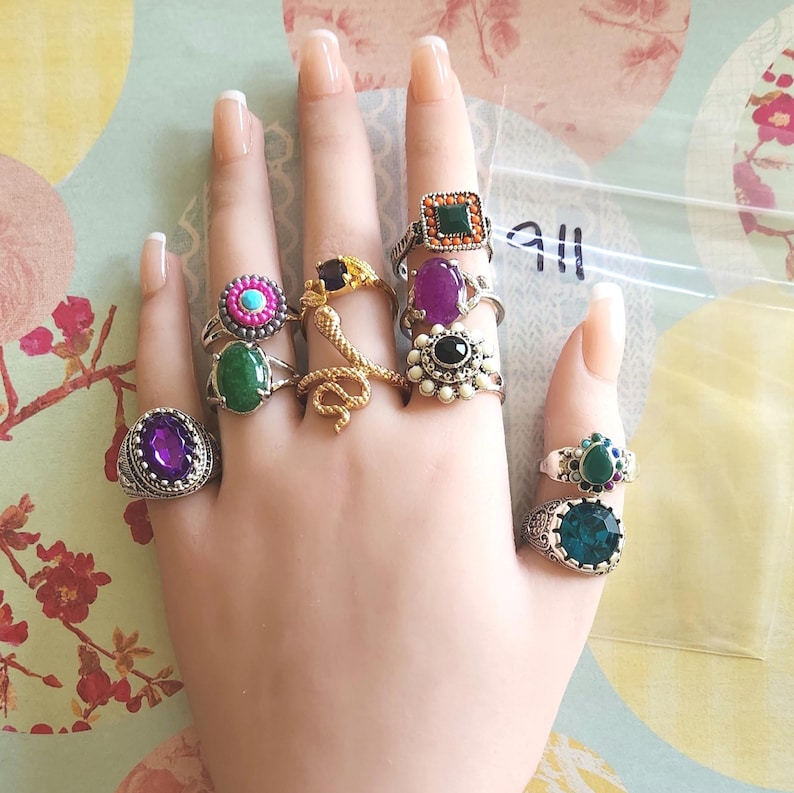 Size 9 Ring Grab Bag: 10 Costume Jewelry Rings, Size 9-10 - Etsy