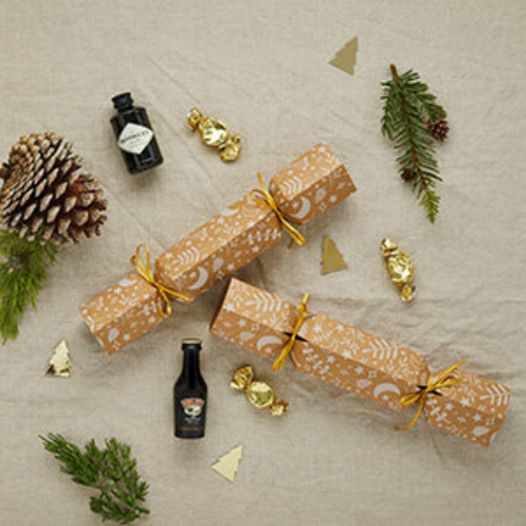 6 DIY Kraft Christmas Cracker Kit, Personalised Crackers, Christmas ...