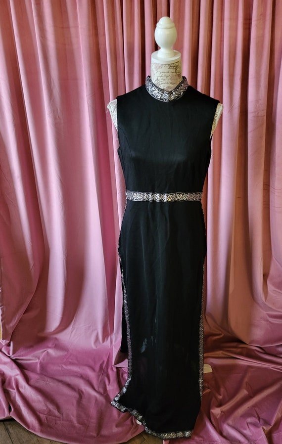 Vintage gown with slit silver edging standing collar … - Gem