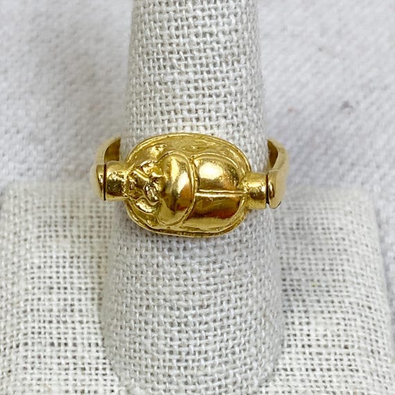 MMA Egyptian Tutankhamun 1976 Scarab Swivel Flip Ring… - Gem