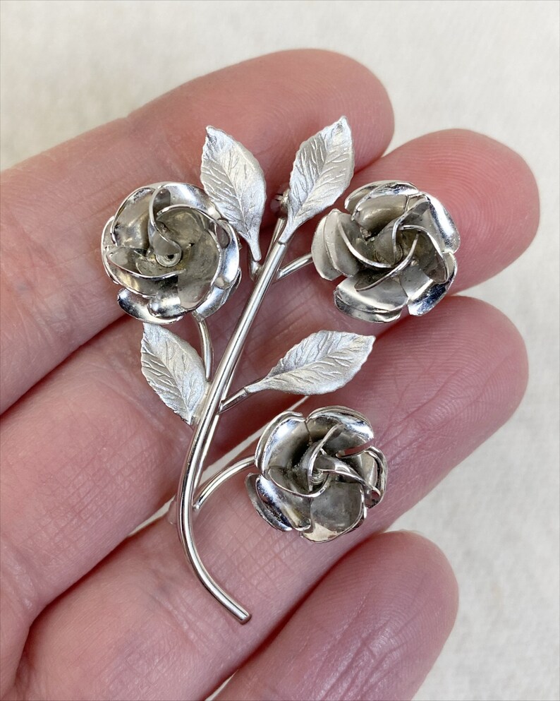 Vintage 1950s Charles Reis 12k White Gold Filled Triple Flower on Vine ...