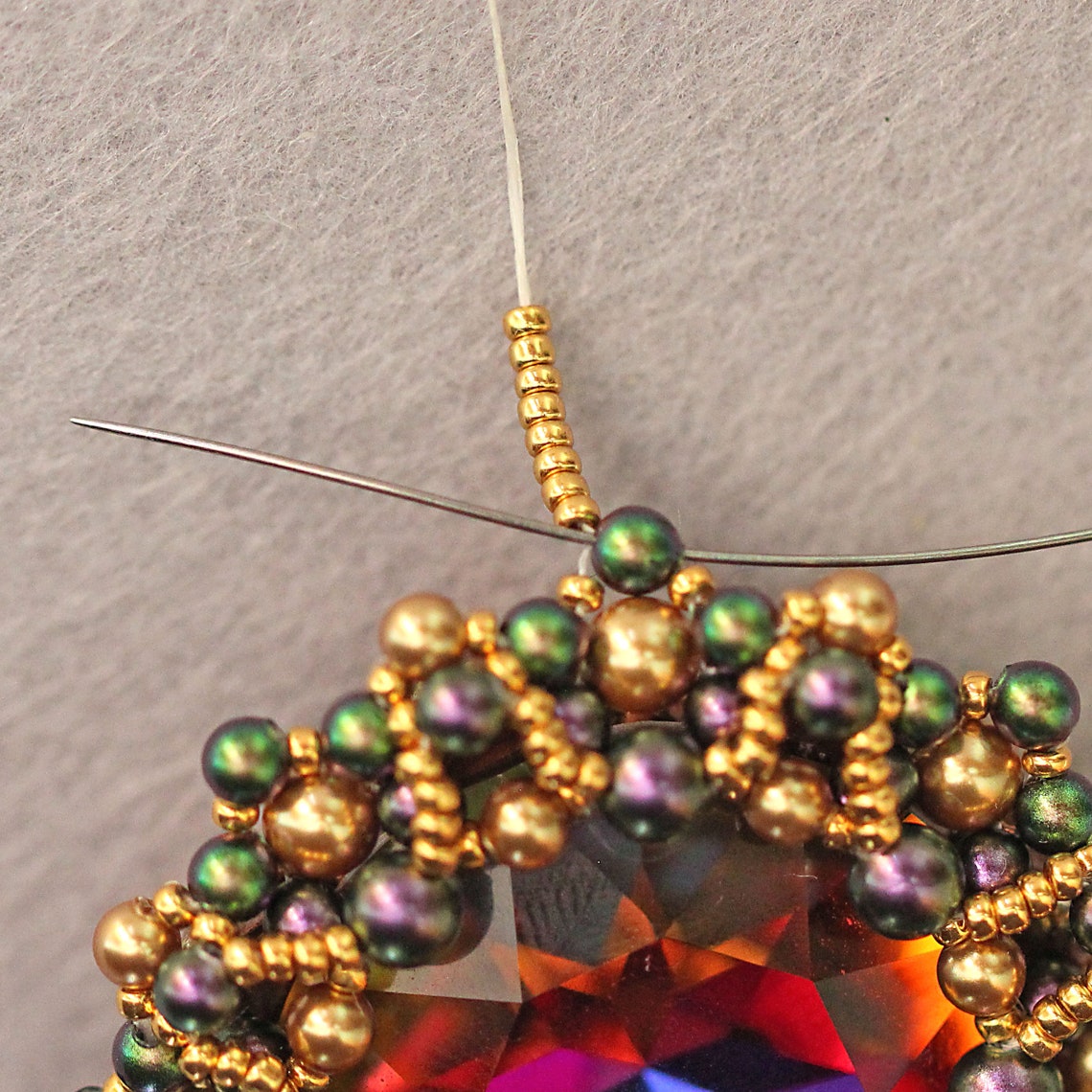 Beaded pendant pattern Beadwork tutorial Bead rivoli | Etsy