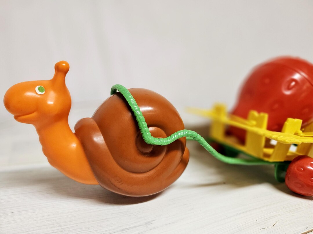 Strawberry Shortcake Snail Cart Escargot Picnic Table for Strawberry ...