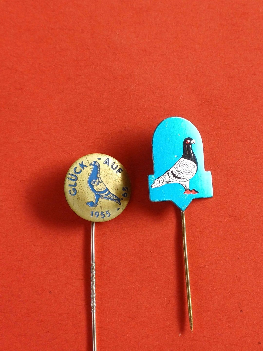 Vintage Detailed Lapel Pins of Pigeons, Old Pigeon Items, City Pigeon ...