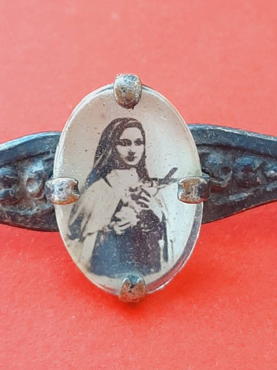 Antique religious Catholic French brooch of Saint The… - Gem