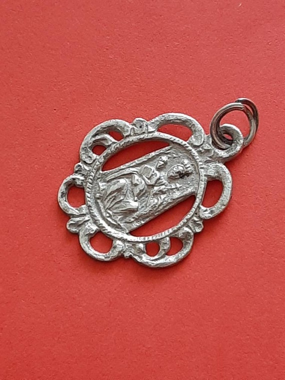 Vintage religious Catholic engraved detailed silver p… - Gem