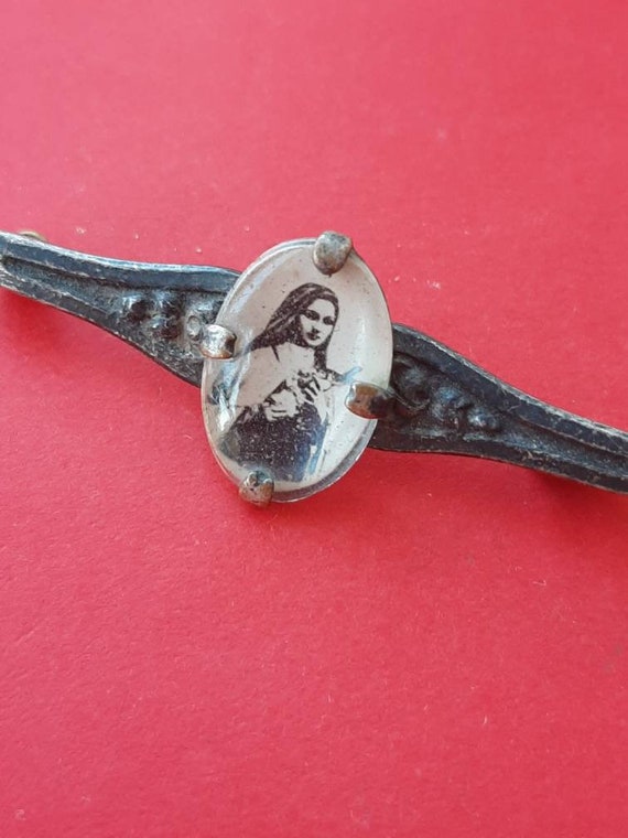 Antique religious Catholic French brooch of Saint The… - Gem