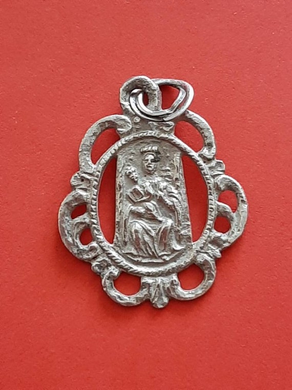 Vintage religious Catholic engraved detailed silver p… - Gem