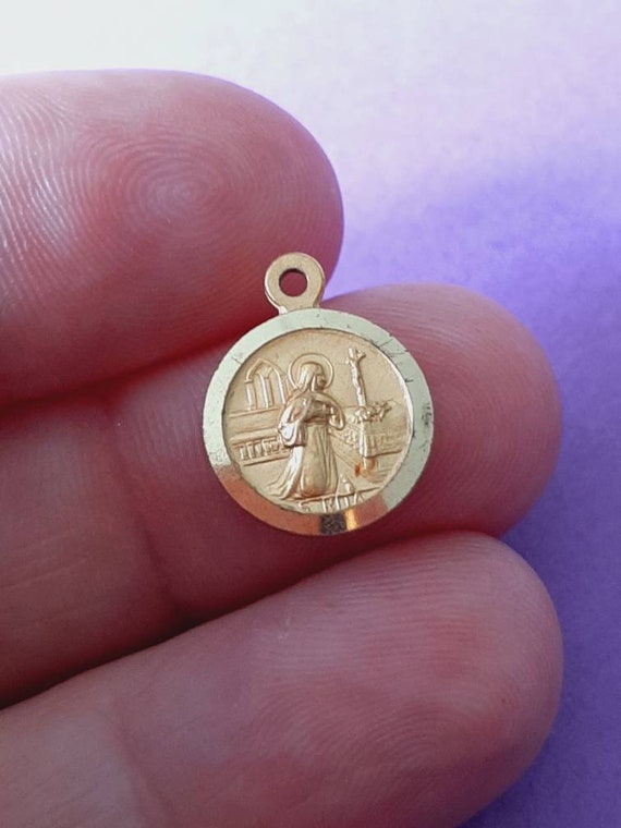 Vintage religious Catholic shiny gold plated medal pe… - Gem