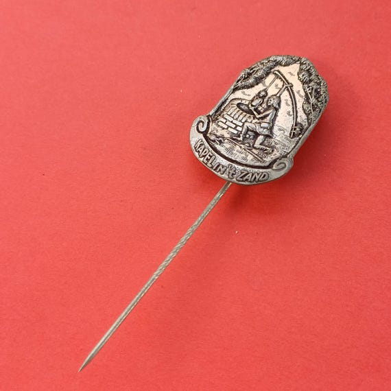 Vintage religious Catholic of Our Lady lapel pin, Cha… - Gem