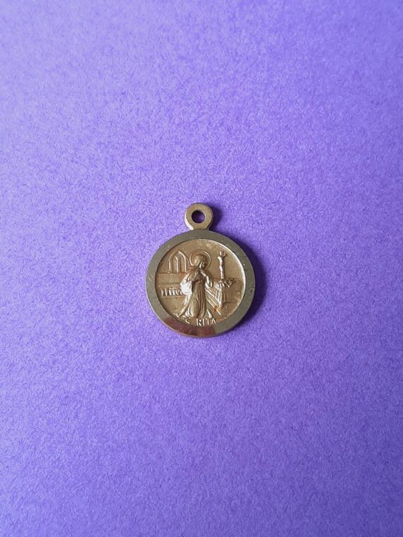 Vintage religious Catholic shiny gold plated medal pe… - Gem