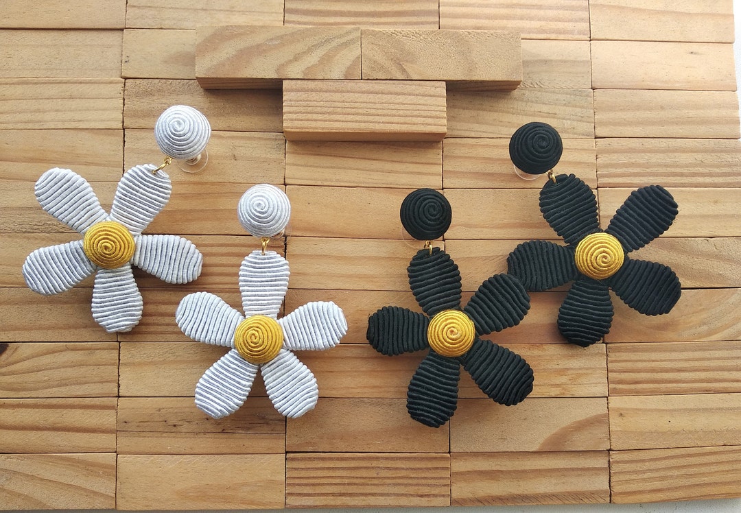 White Black Daisy Drop Bon Bon Clip on Earrings,stud / Post, Pink Blue ...