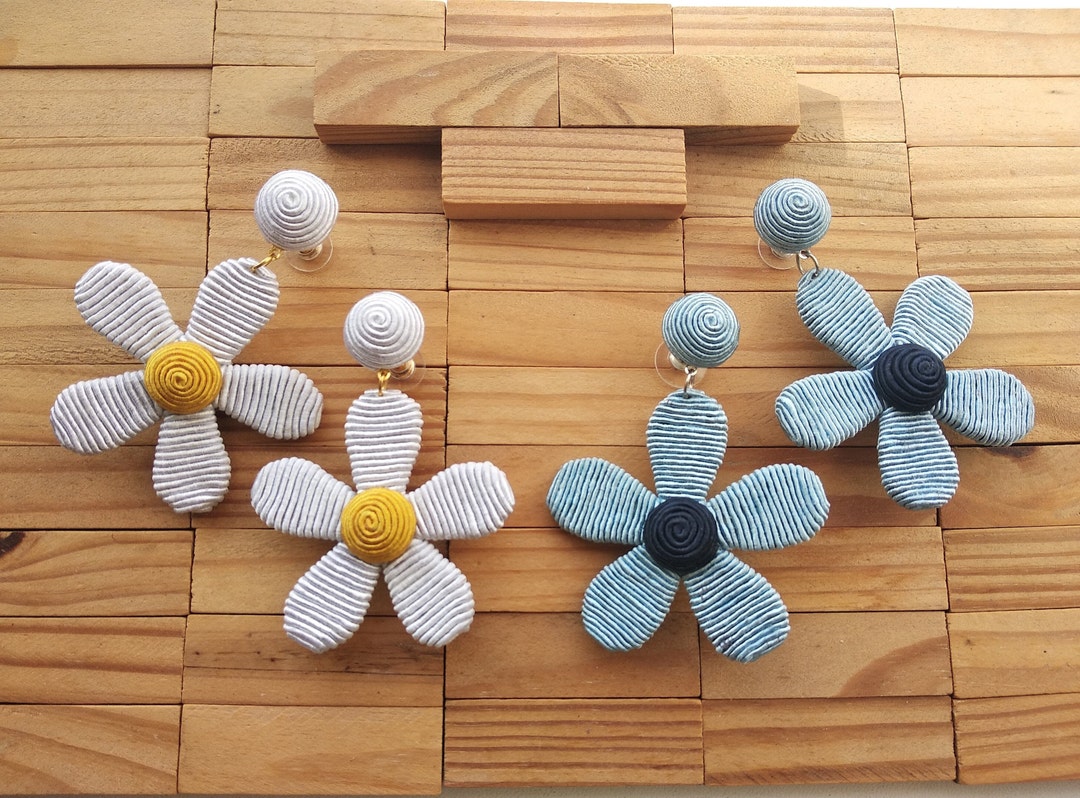 Daisy Drop Bon Bon Clip on Earrings,stud / Post, White Yellow ...