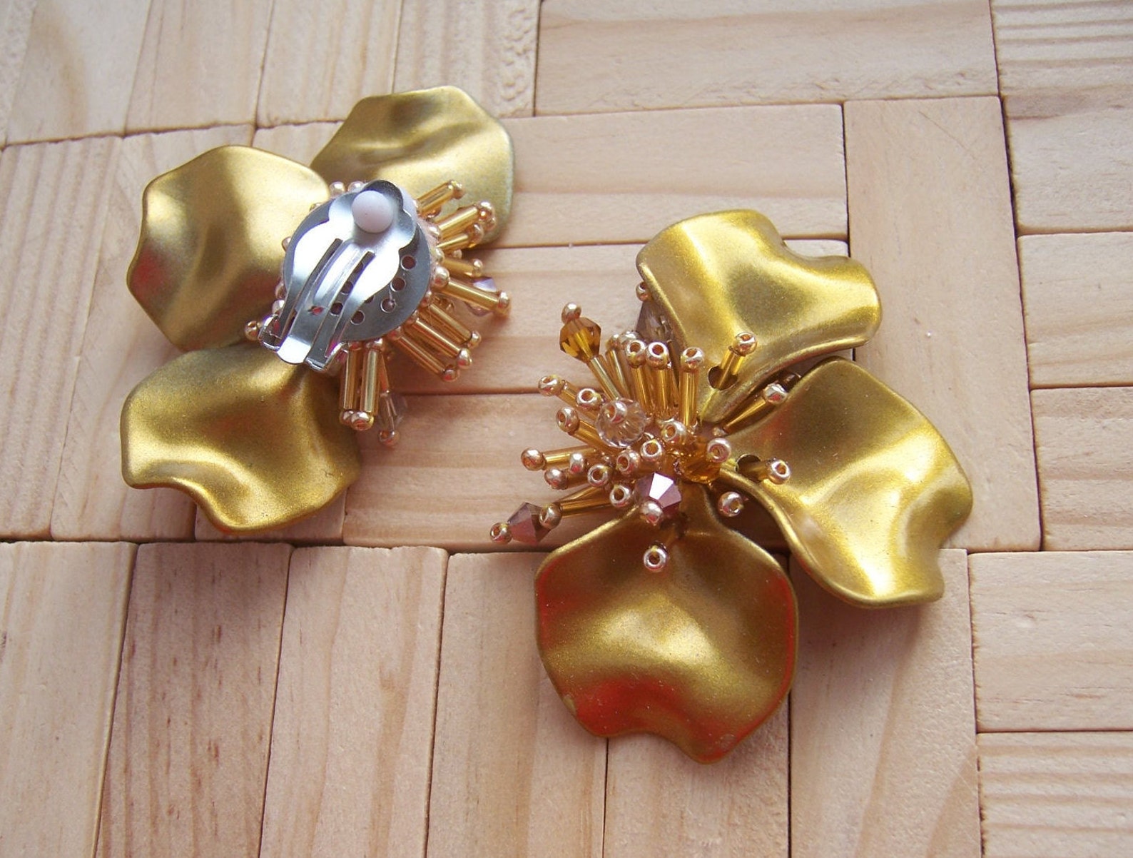 Unique Flower Button Burst Red Garnet Clip on Earringsgold | Etsy