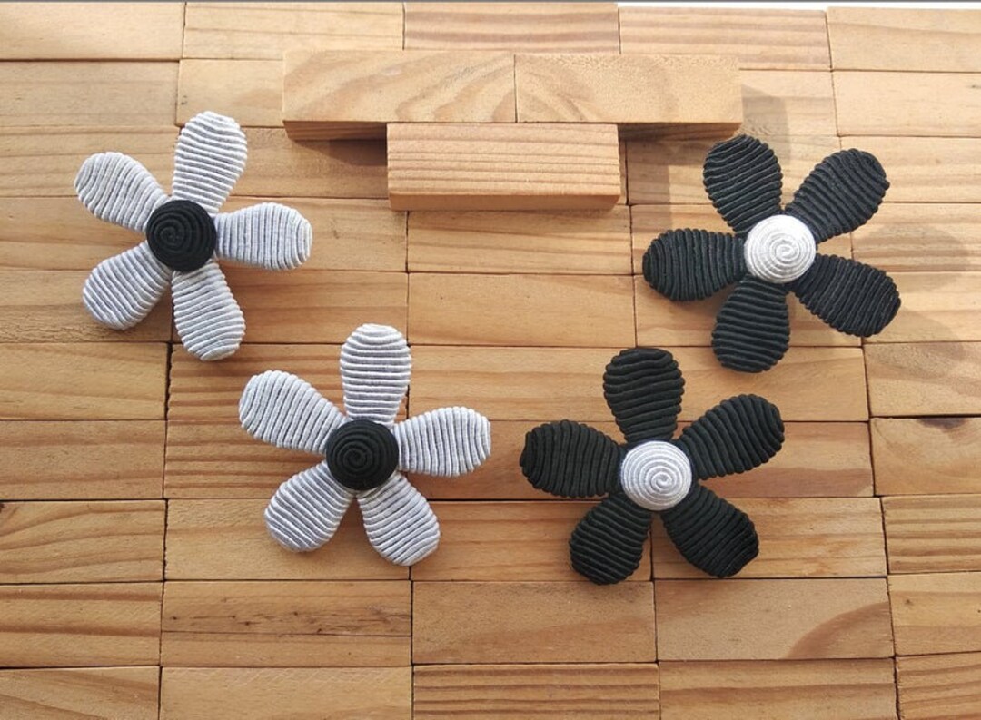 Margherita Bon bon clip su orecchini,borchia / palo, bianco giallo ...