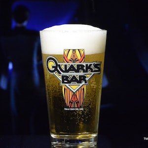 Star Trek Deep Space Nine Quark's Bar Pint Glass: Special Edition ...